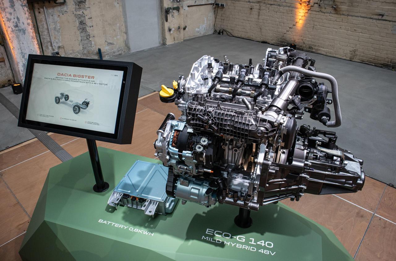 Photo 3 - Le nouveau trois-cylindres 1.2 TCe micro-hybride 48V de 140 ch sera la motorisation d ...