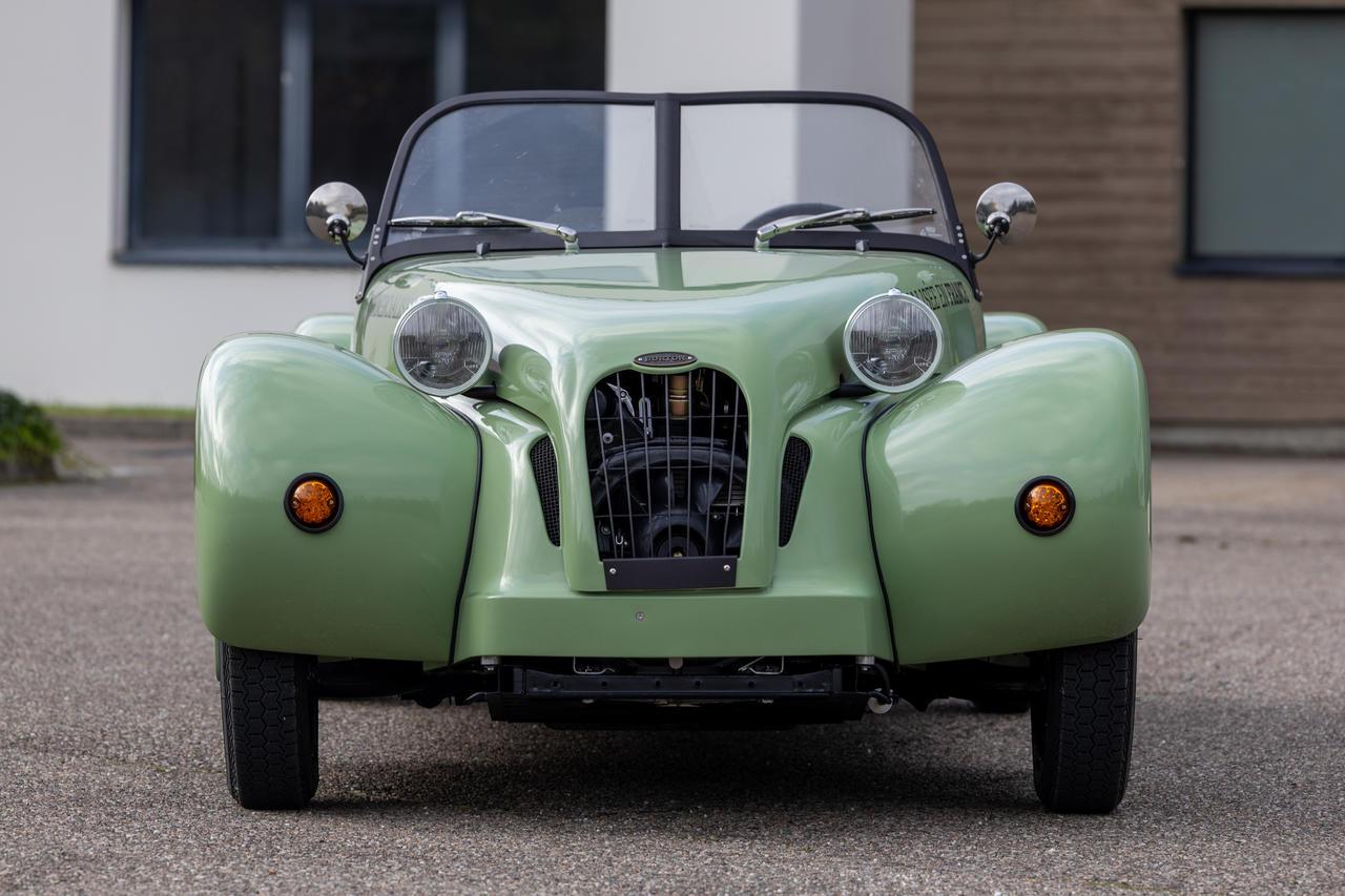 Photo - Cette 2CV Burton n'a rien d'une Deuche classique. - Essai vidéo ...