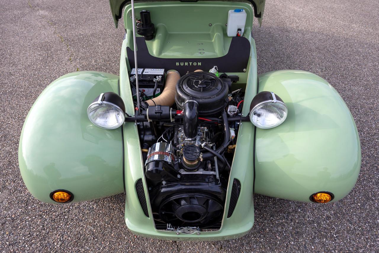 Essai vidéo Citroën 2CV roadster. On a testé la craquante 2CV Burton