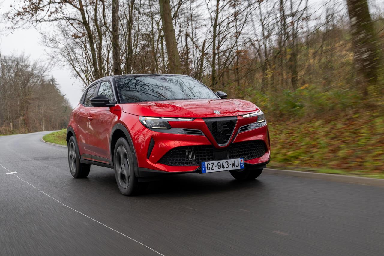 Prix Alfa Romeo Junior Q4 (2025). Une transmission intégrale pour le ...