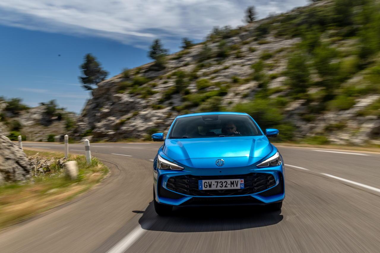 Photo 11 - Avec sa puissance cumulée de 195 ch, la MG3 Hybrid+ domine ...