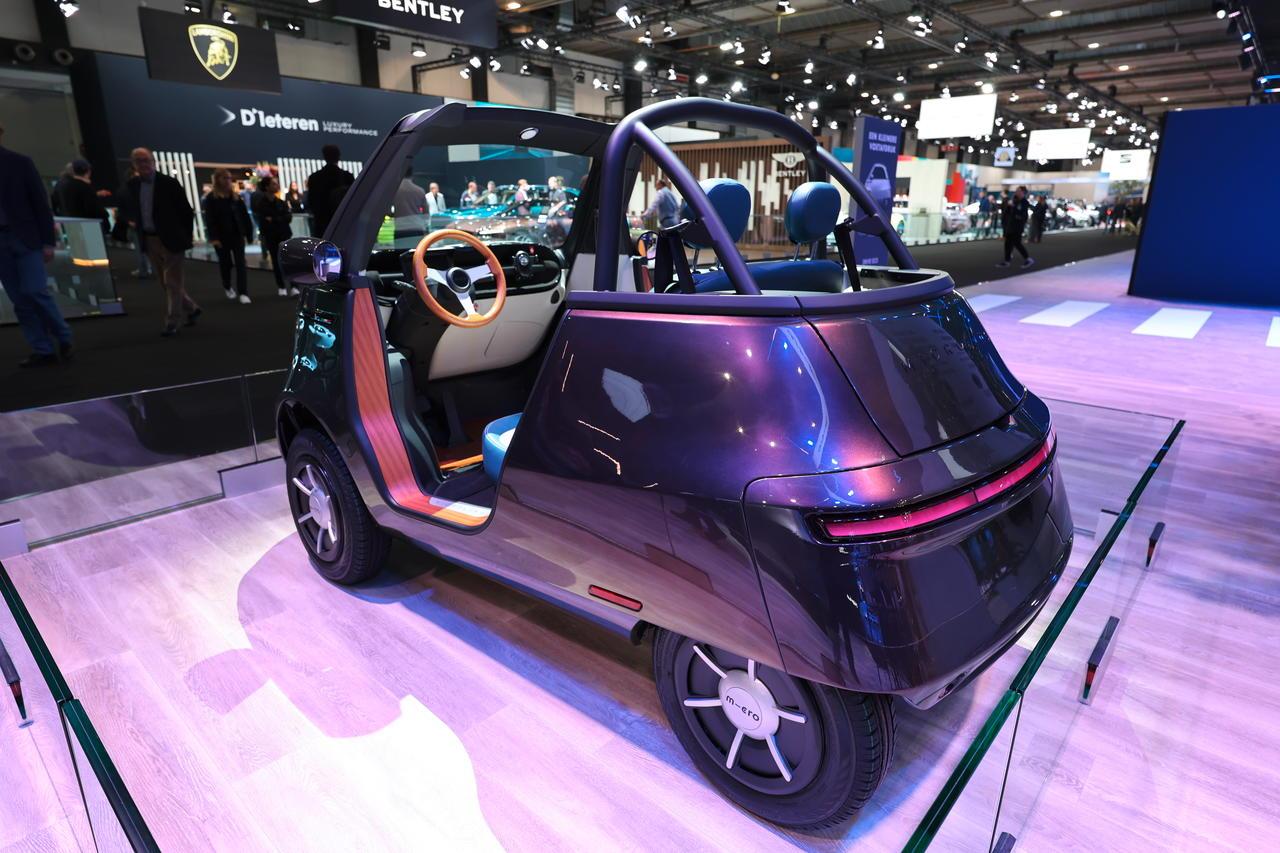 Photo - Malgré l'ablation de son toit, la voiturette conserve sa ...