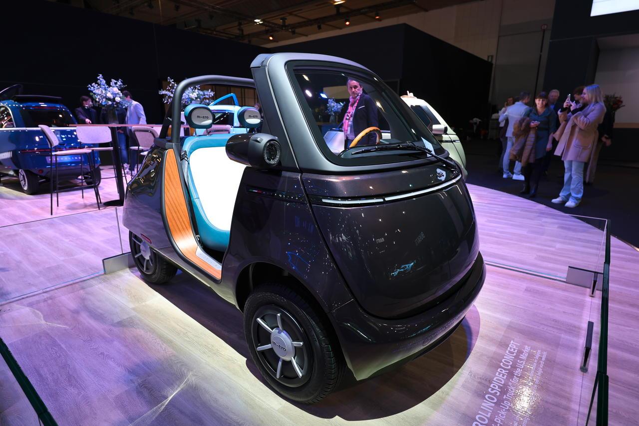 Microlino Spider (2025). La voiturette électrique rétro sans toit, ni ...