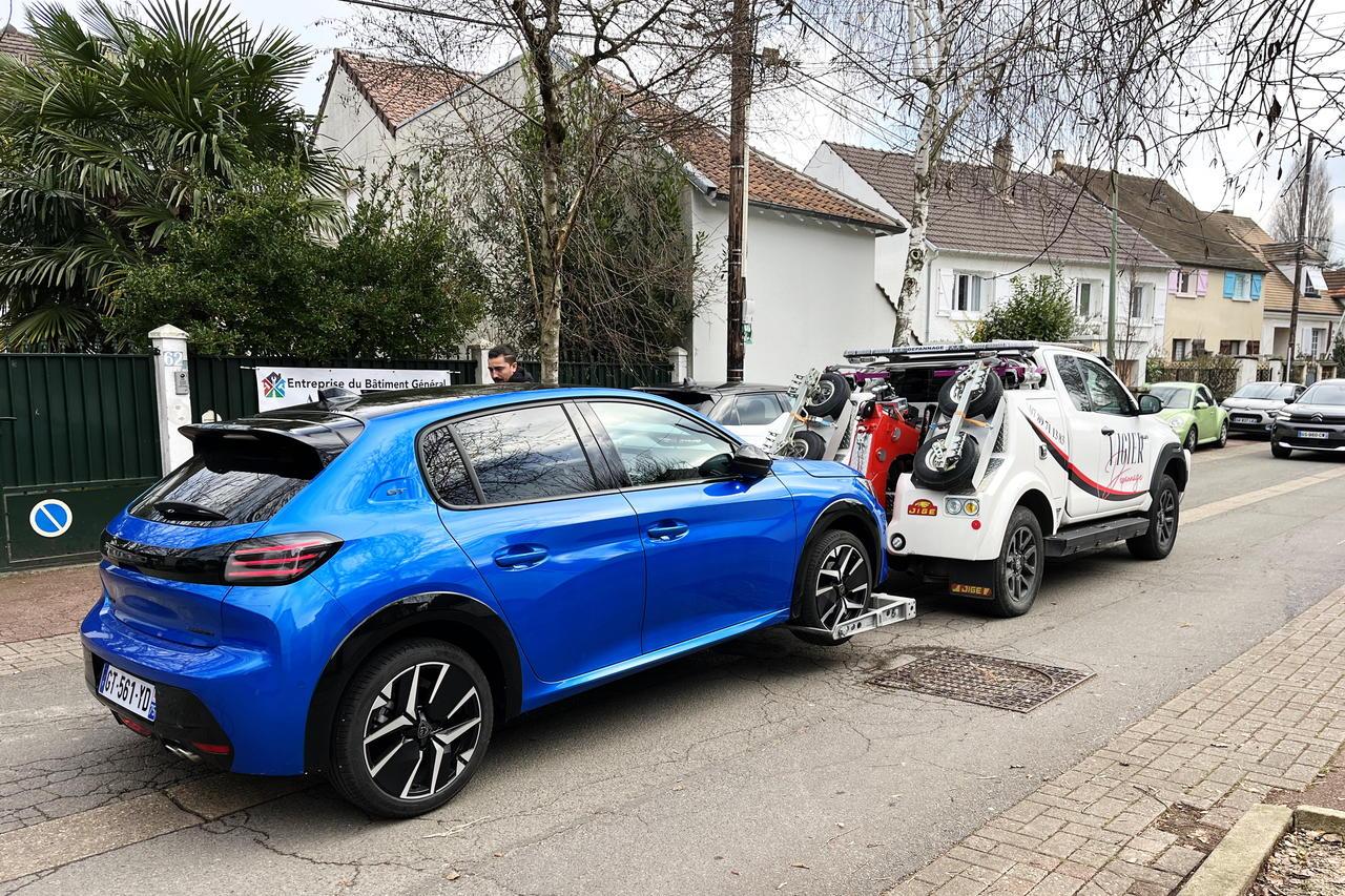 Photo 3 - peugeot e208 depanneuse - Moteurs 1.0 et 1.2 PureTech ...