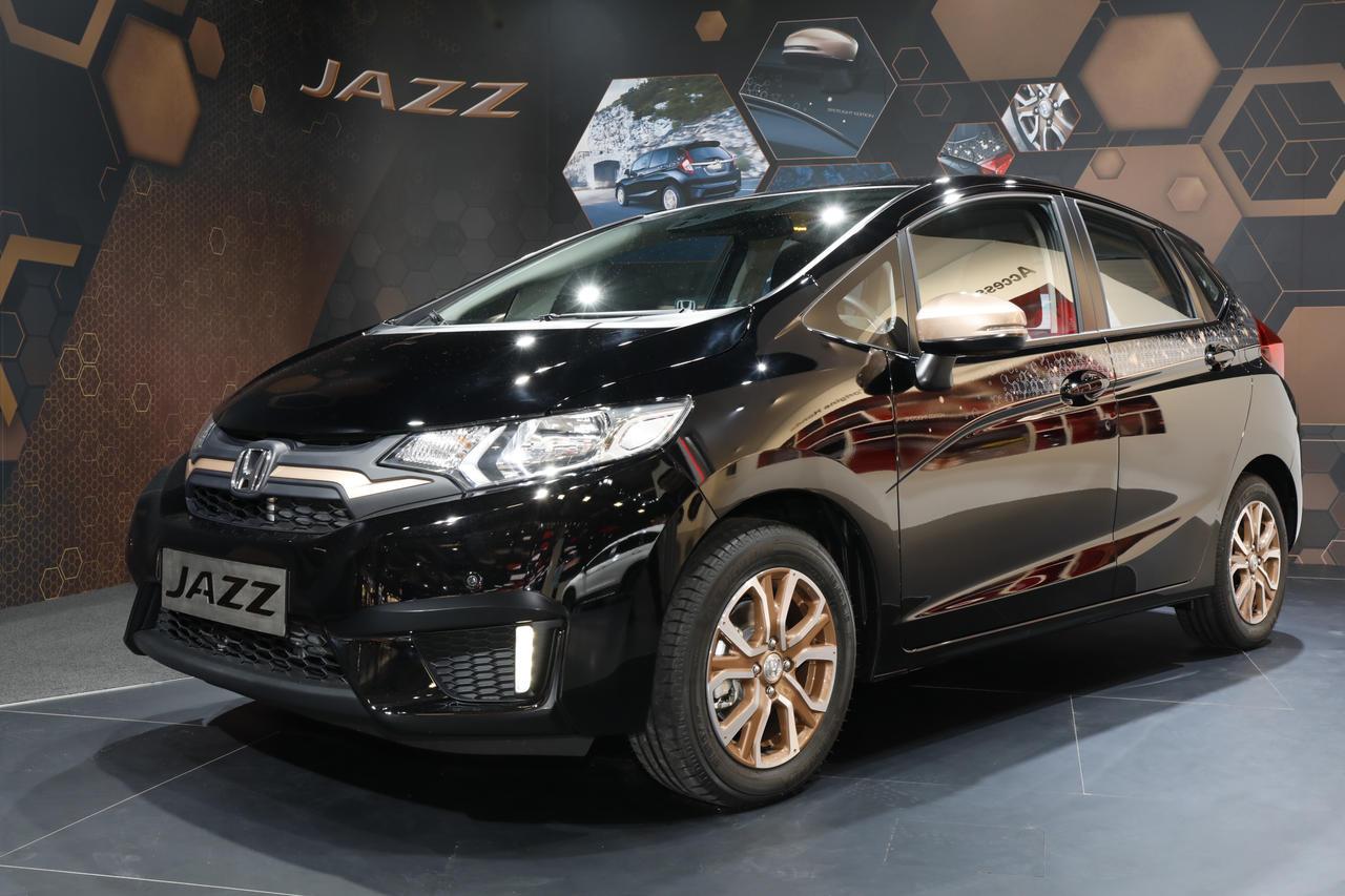 Photo 15 - Pas moins de trois générations de Honda Jazz sont ...