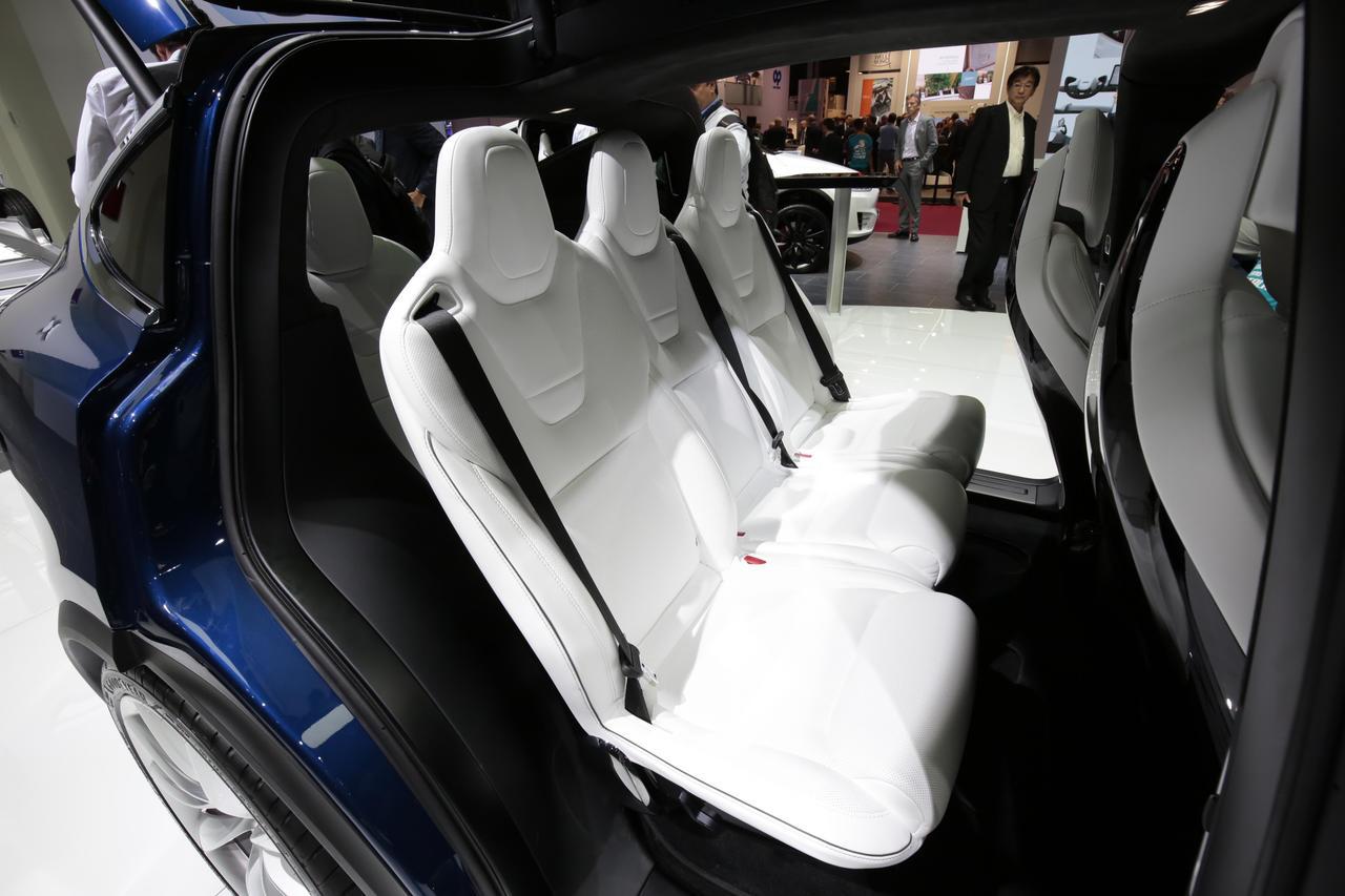 Photo 5 - Le Tesla Model X est proposé avec 5, 6 ou 7 places. - Tesla ...