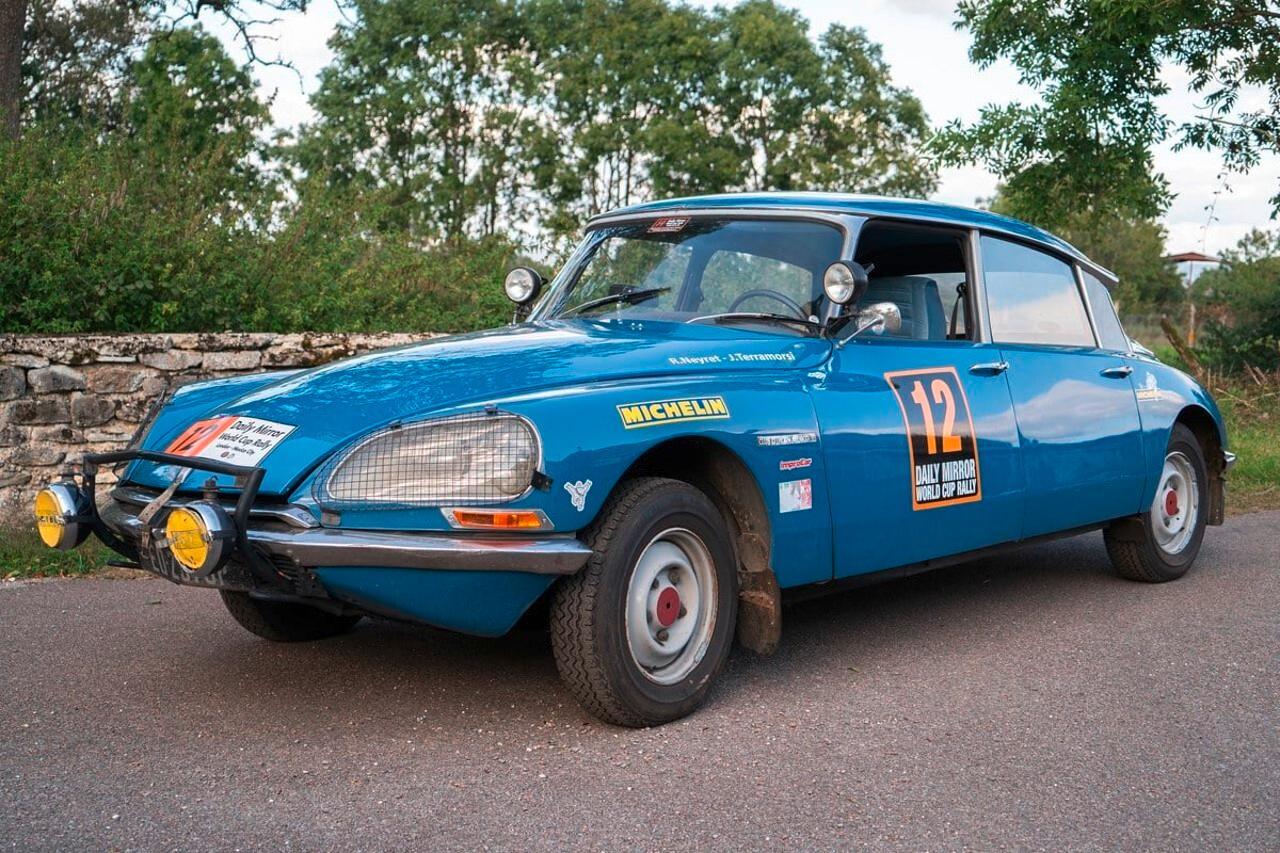 Photo 6 - L'auto se trouve maintenant en France. - La Citroën DS du ...