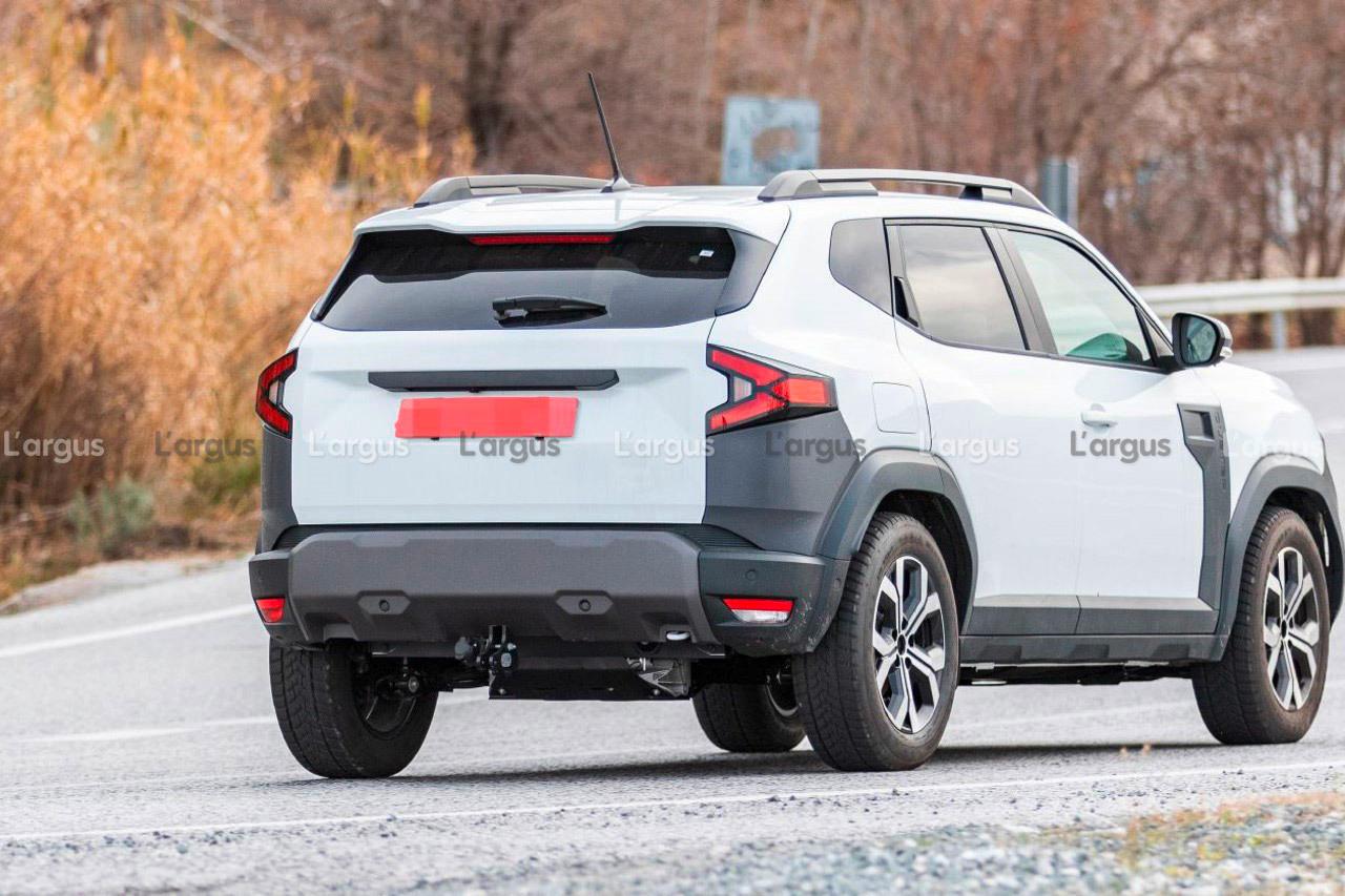 Scoop. Le Dacia Duster Hybrid 4x4 (2026) déjà sur la route