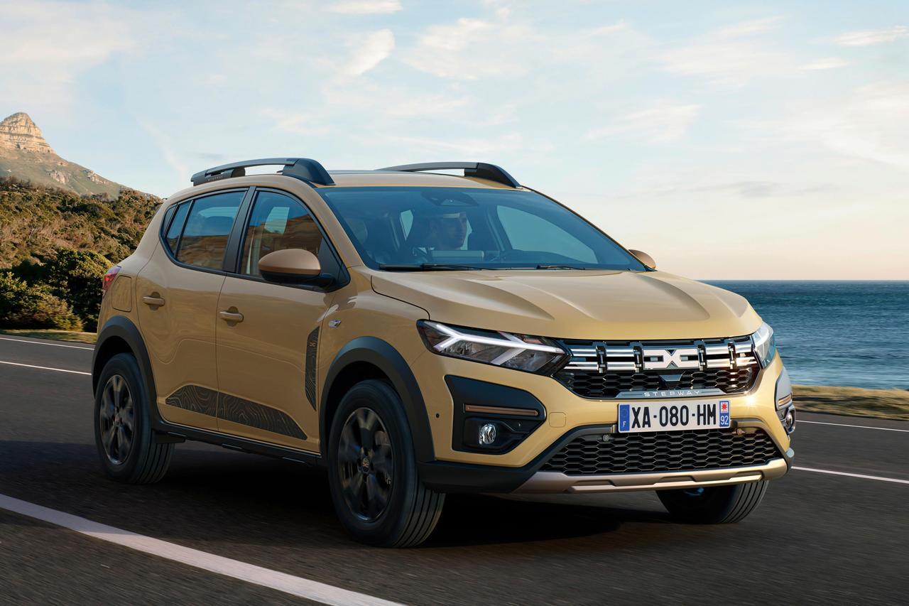 Dacia Stepway 2.0 (2027). Le SUV urbain sera hybride mais aussi électrique
