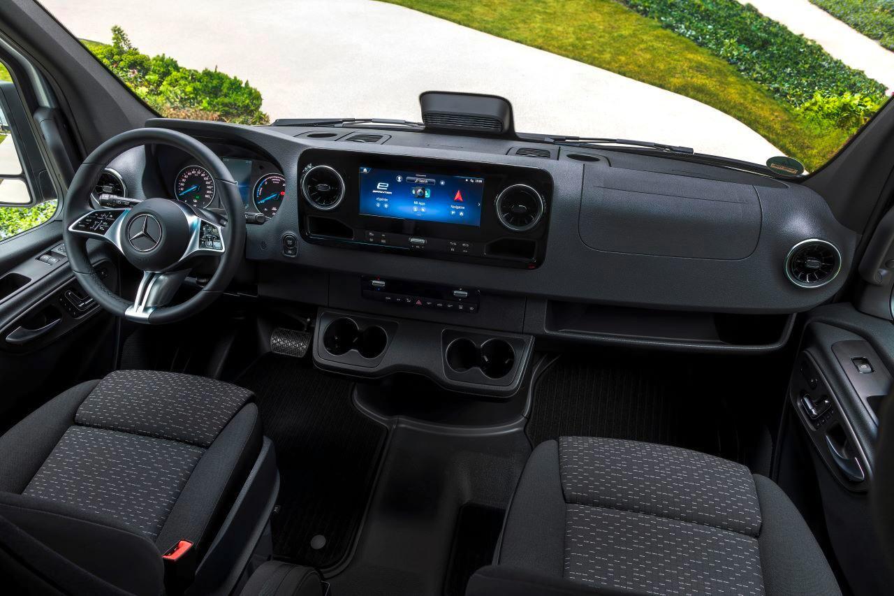Photo 15 - Mercedes Sprinter planche de bord 2024 - Mercedes-Benz ...