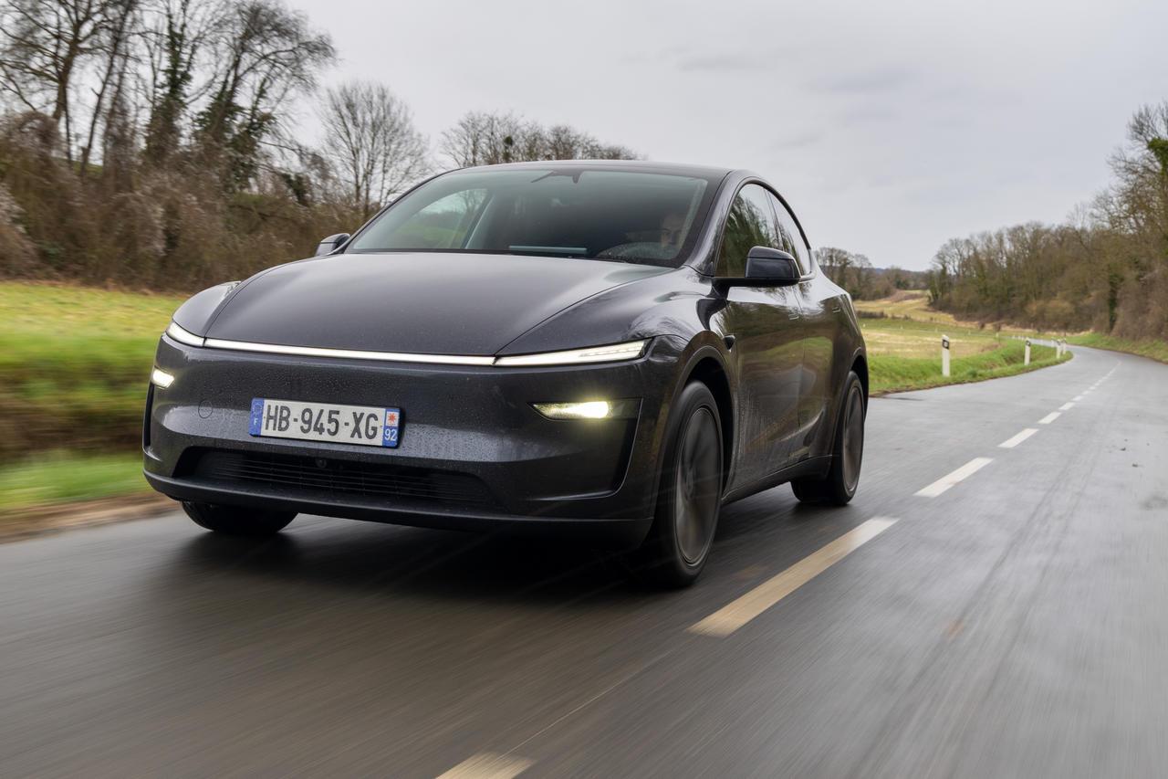 Tesla Model Y (2025). Premières photos officielles du SUV électrique ...