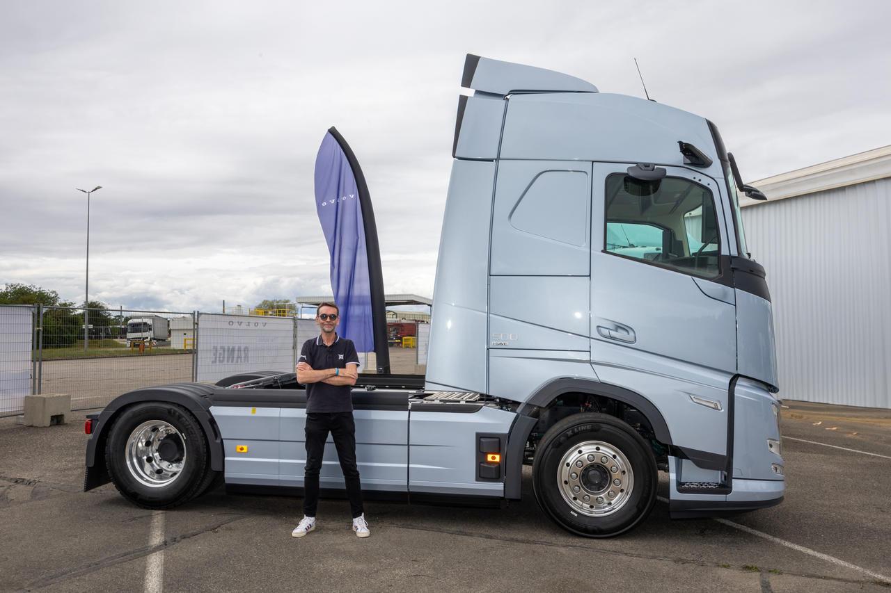 Volvo FH13 Aero 460 TC (2025). L'argus à bord du poids lourd, roi de la ...