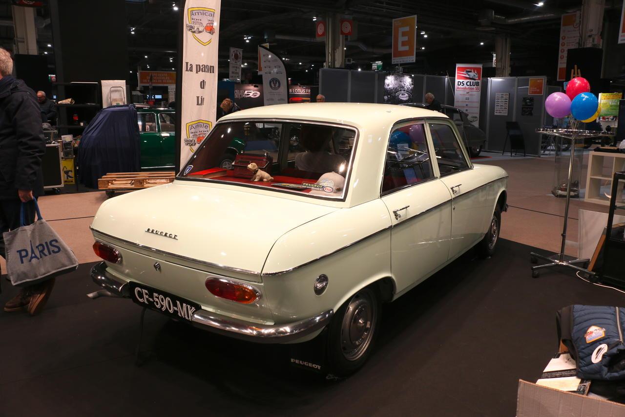 Photo 15 - La 204 c'est la première traction de Peugeot. - Rétromobile ...