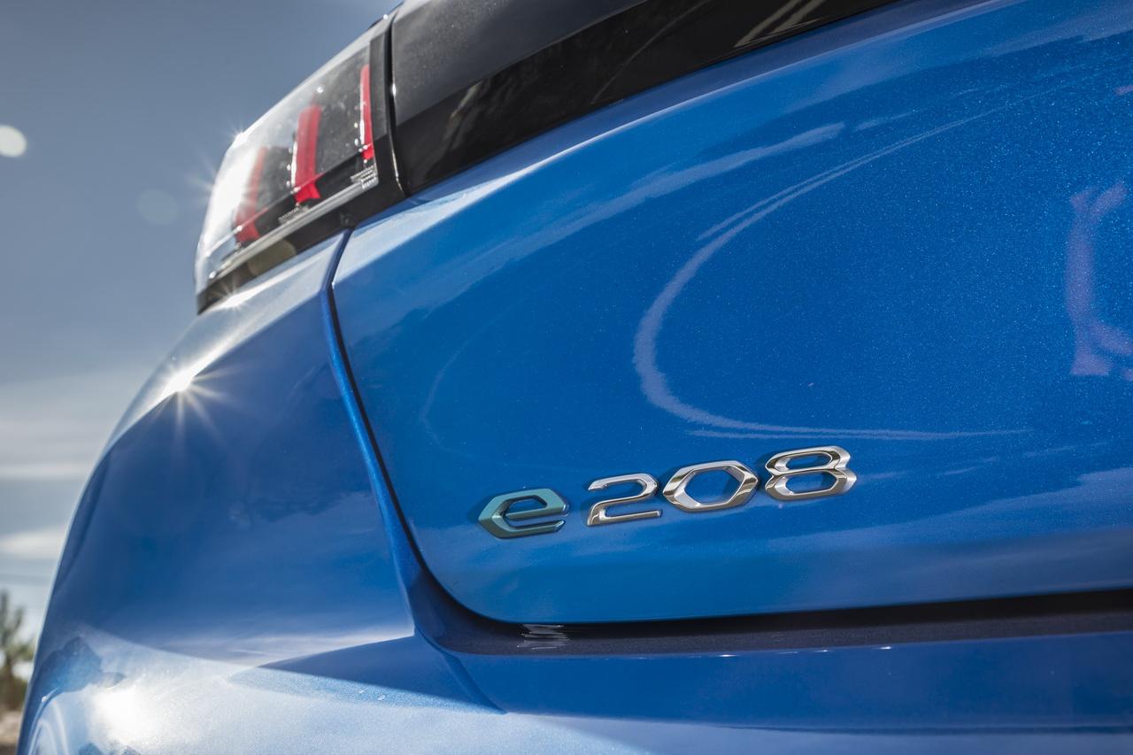 Photo - logo e208 - Guide d'achat. Toutes les Peugeot 208 à l'essai ...