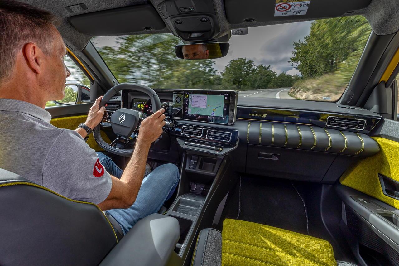 Photo 7 - interieur renault 5 iconic - Essai comparatif. La Renault 5 E ...