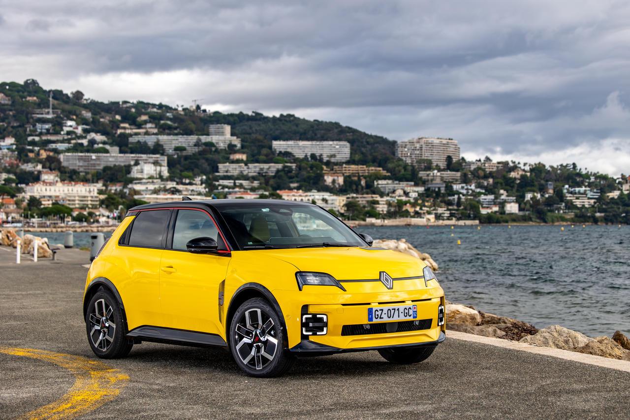 Photo 15 - R5 Iconic 5 autonomie confort vue avant - Essai comparatif ...