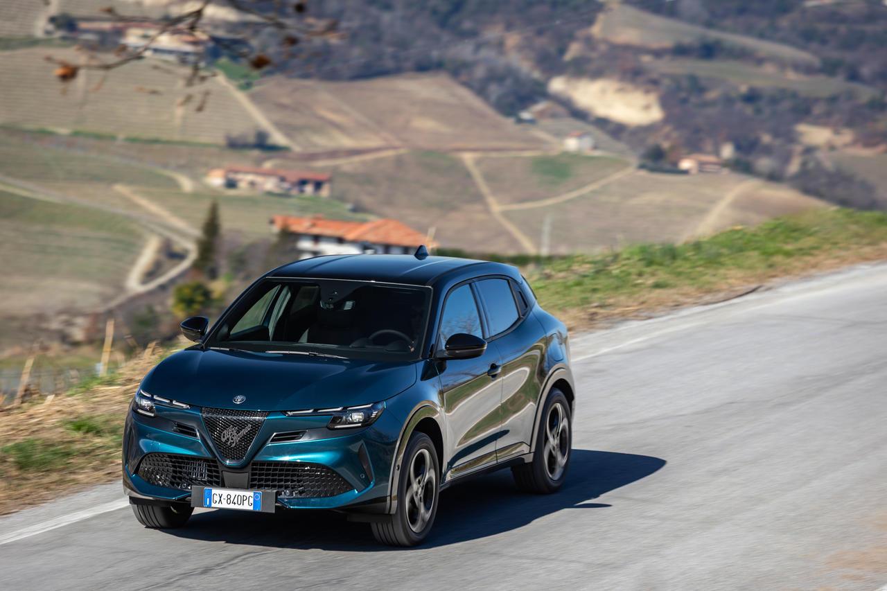 Essai Alfa Romeo Junior Q4 (2025). Une Alfa 4x4 pour la montagne