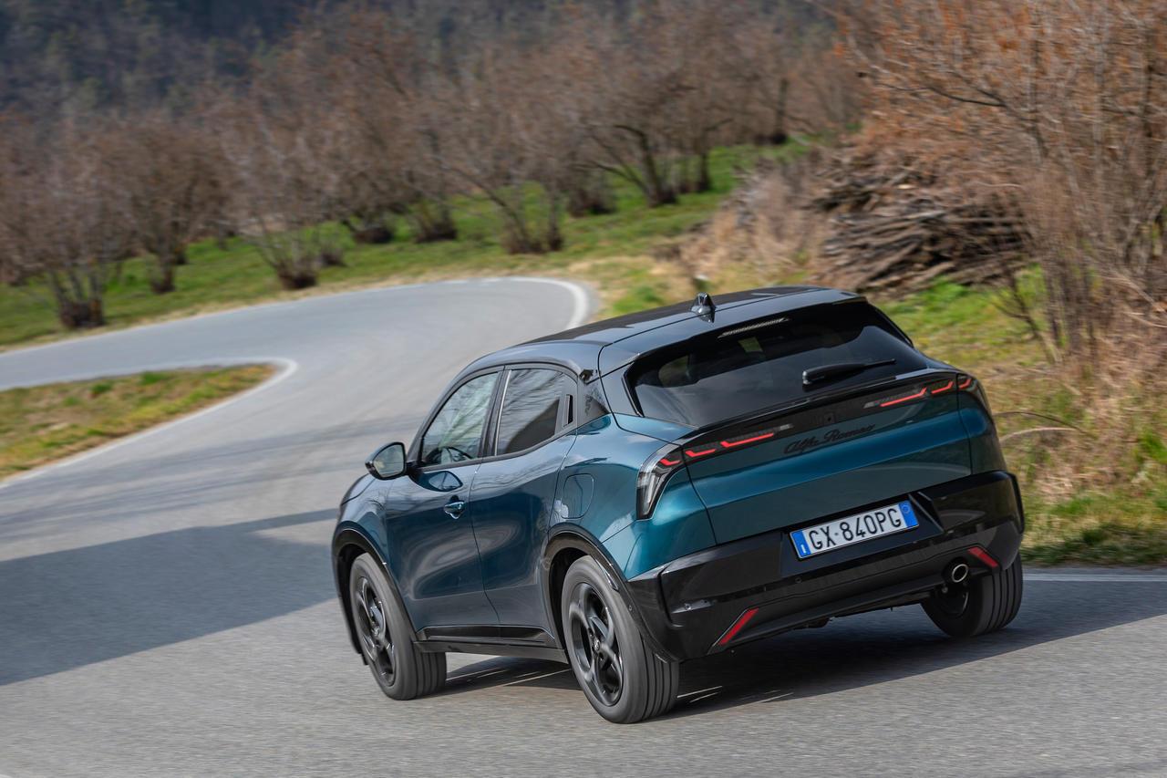 Essai Alfa Romeo Junior Q4 (2025). Une Alfa 4x4 pour la montagne