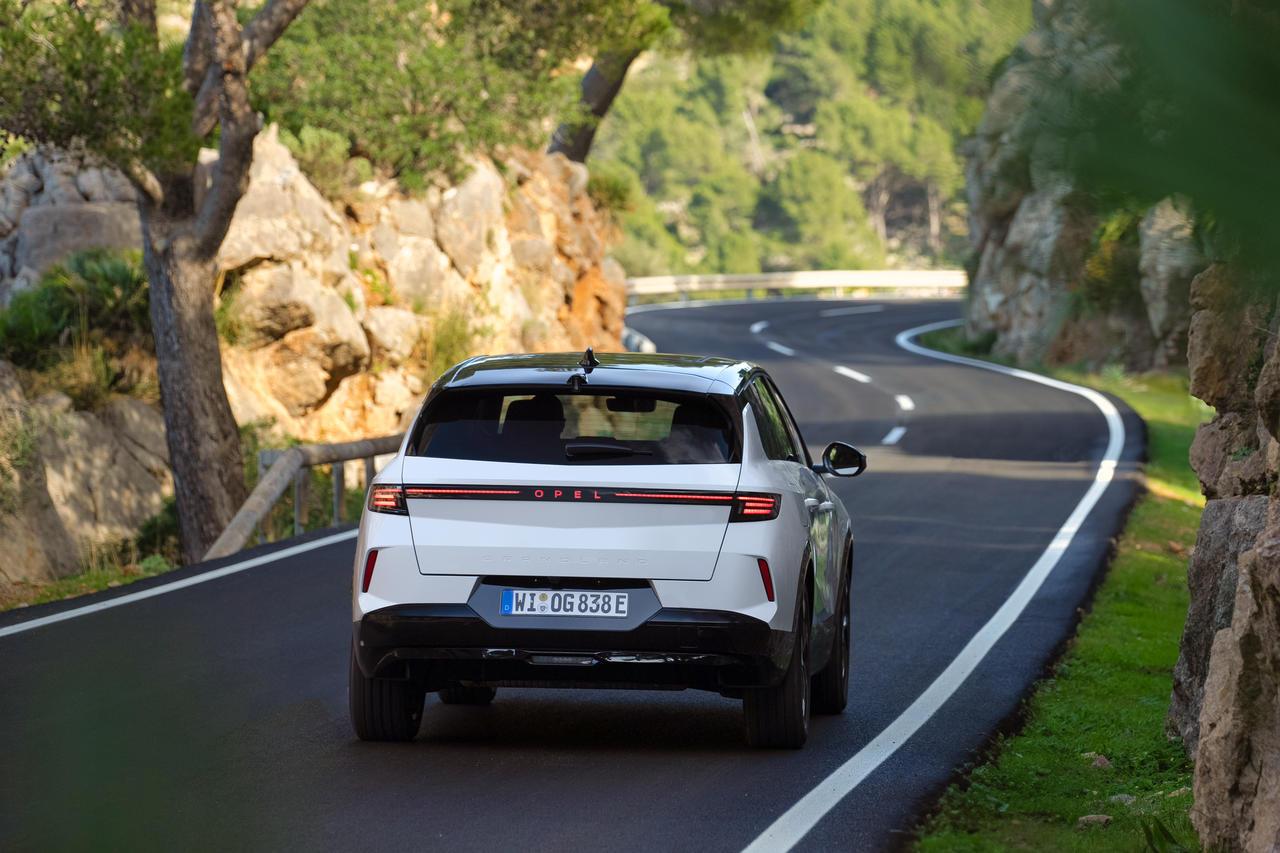 Opel Grandland Hybrid 195 (2025). Le nouvel hybride rechargeable de ...