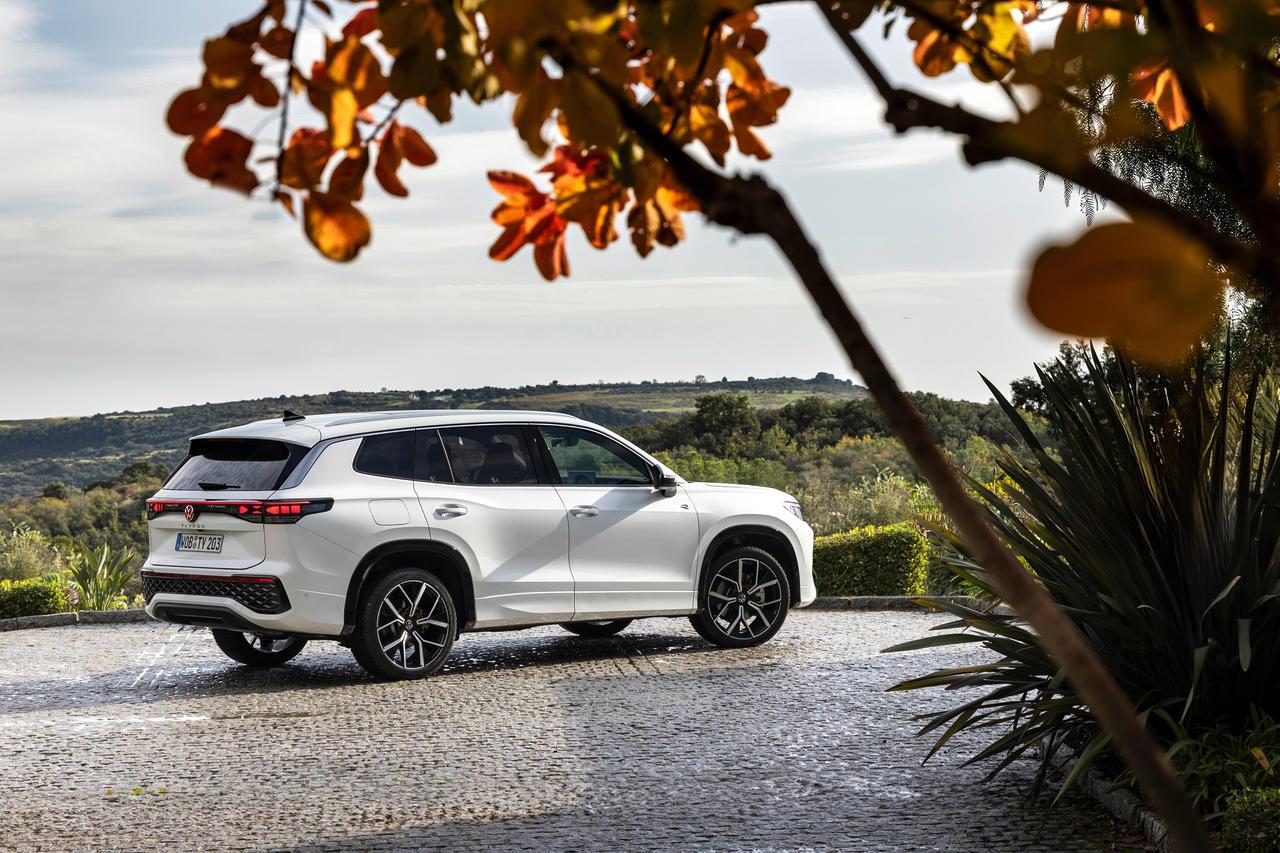 Photo 8 - volkswagen tayron 2025 r-line design style - Essai Volkswagen ...