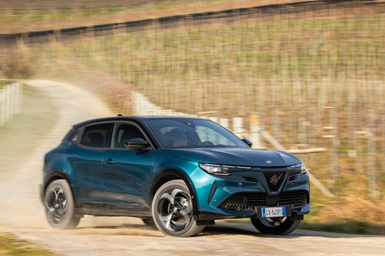 Vidéo : Nouvelle Alfa Romeo Giulia Quadrifoglio. Duel sur le ...