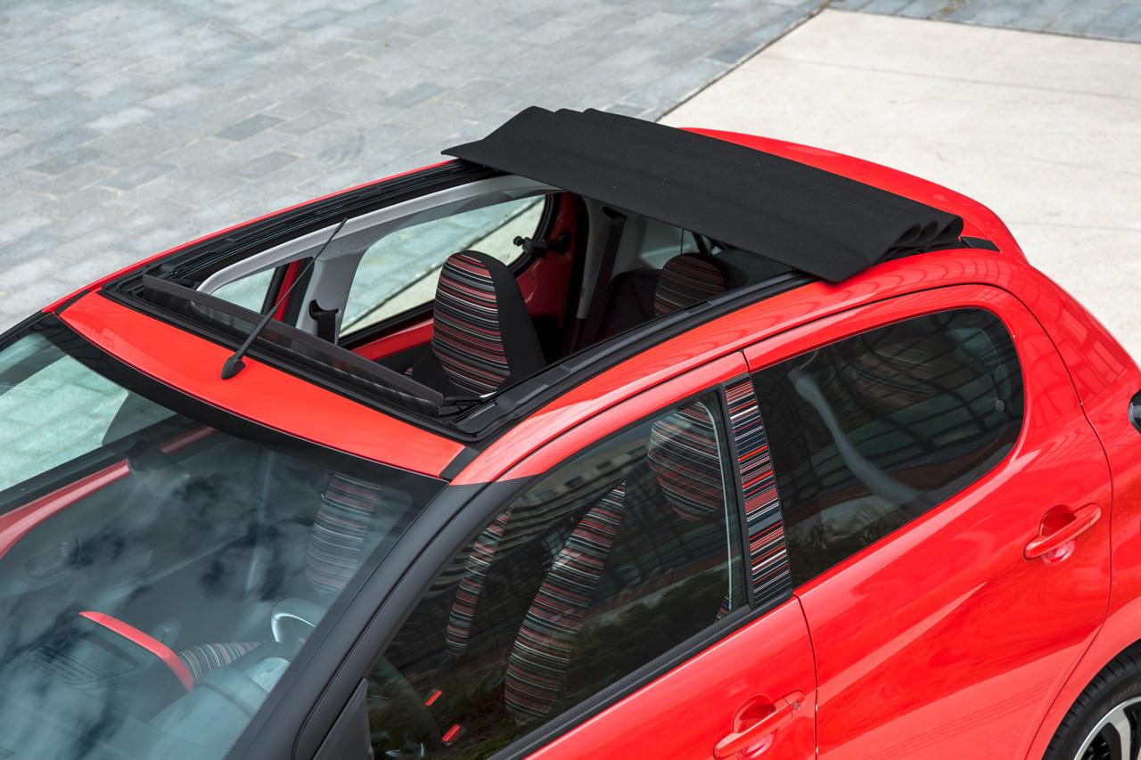 Photo 16 - Un toit ouvrant en toile était proposé. - Citroën C1 ...