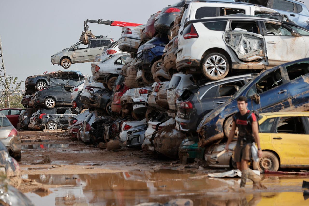 Photo 4 - inondations valence espagne - Cyberattaque, grêle, incendie ...