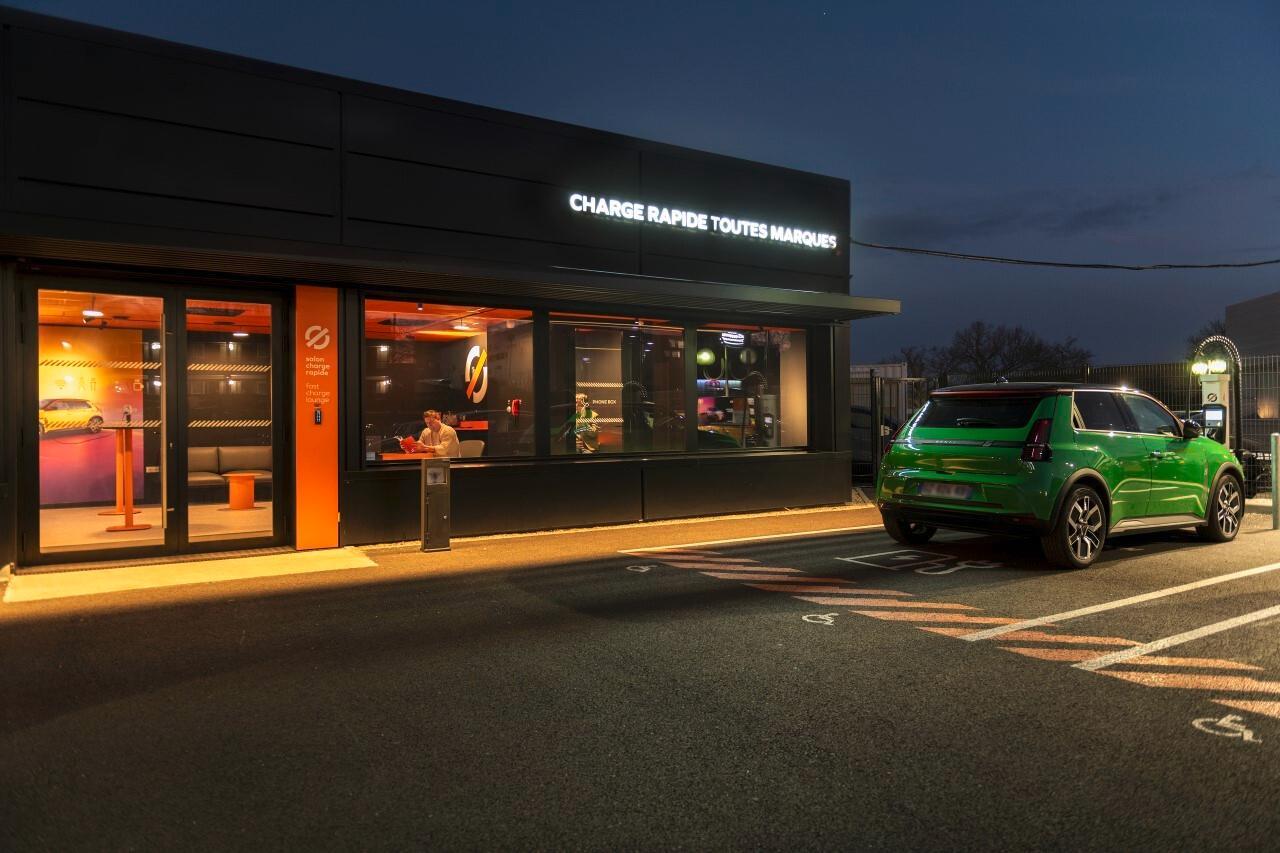 Mobilize Fast Charge. Renault déploie ses bornes de recharge en Europe