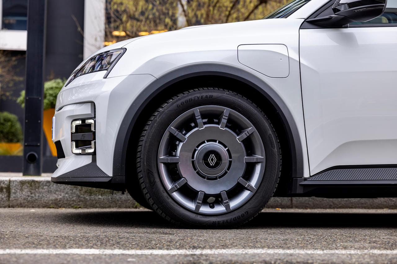 Essai Renault 5 E-Tech Autonomie urbaine. Que vaut la moins chère des R5 électriques