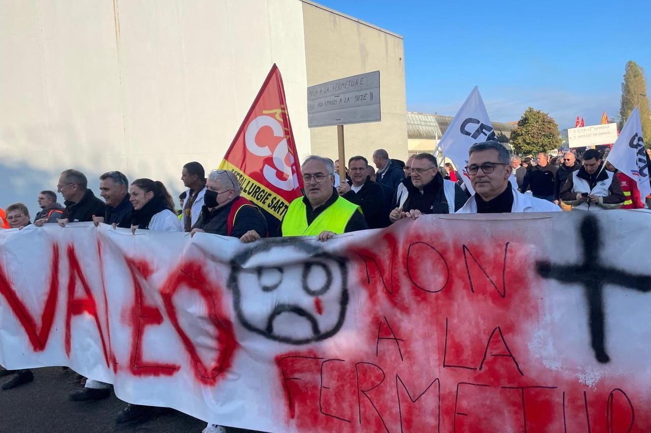 Photo 2 - salariés usines valeo - Rev Mobilities s’intéresse à l’usine ...