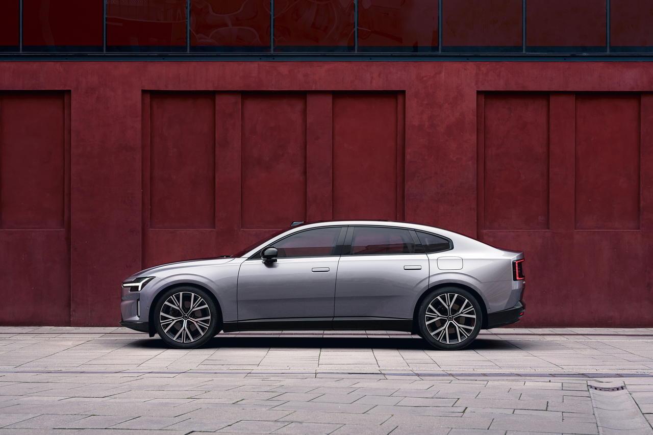 Photo 2 - Longue de 5 m, la Volvo ES90 est une grande berline 100 % ...