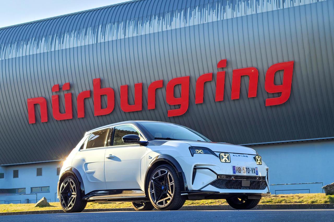 Alpine A390 (2025). Design, équipements... le crossover électrique du ...