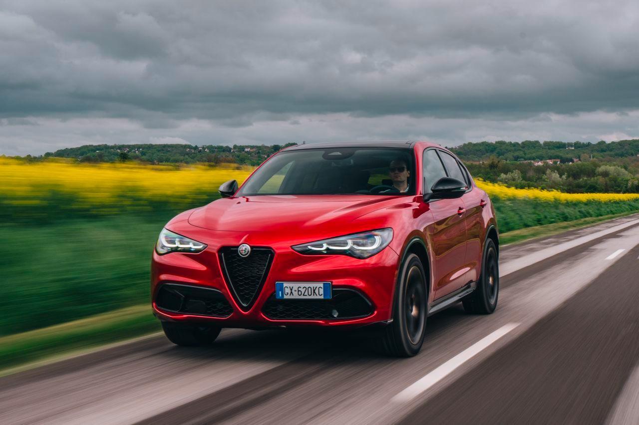 Photo 4 - Le Stelvio Intensa demande un surcoût de 5 000 € par rapport ...