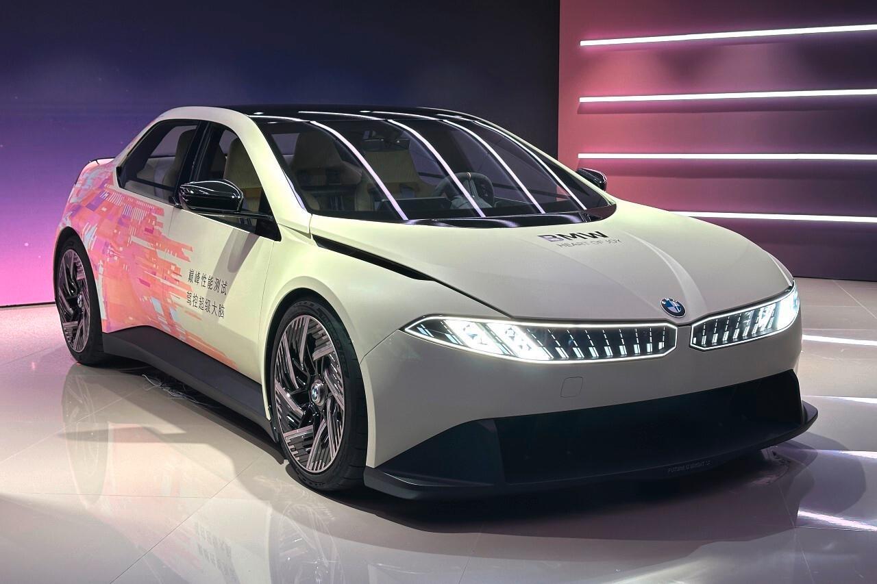 Photo 1 - BMW dévoile le prototype Vision Driving Experience au Salon ...