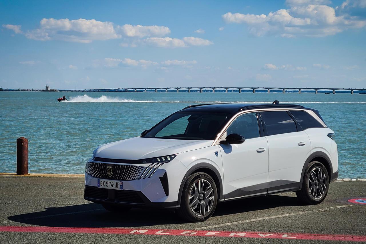 Essai Peugeot 5008 Hybrid 145 (2025). Notre avis après 2 000 km