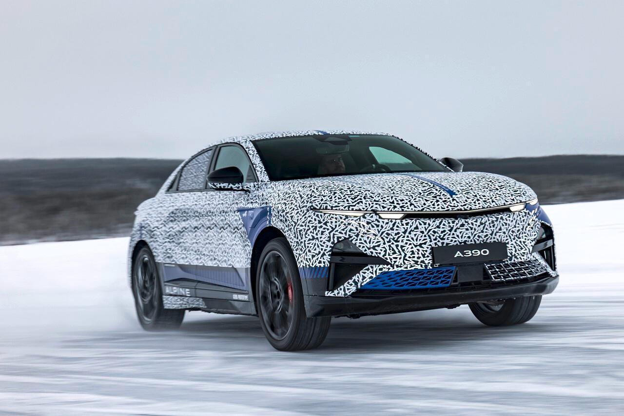 Photo 7 - Alpine met au point sont premier crossover dans le grand ...