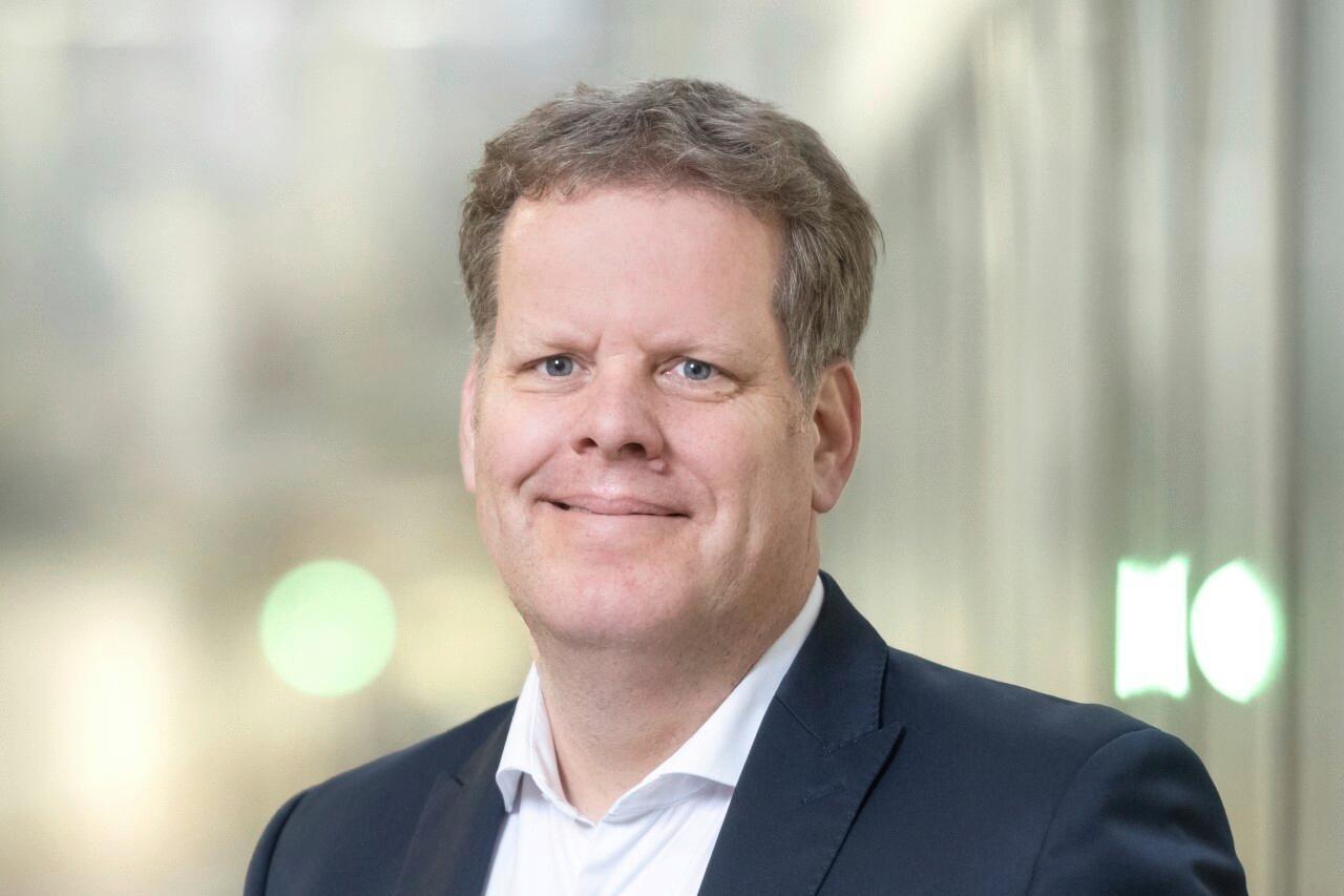 Photo 2 - carsten intra VW VU - Volkswagen. Stefan Mecha prend la ...