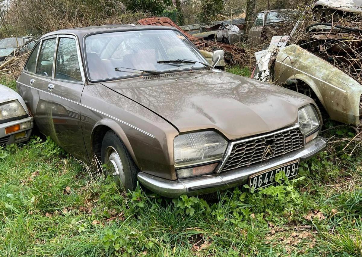 Photo 4 - Cet exemplaire affiche un peu plus de 41 000 km au compteur ...