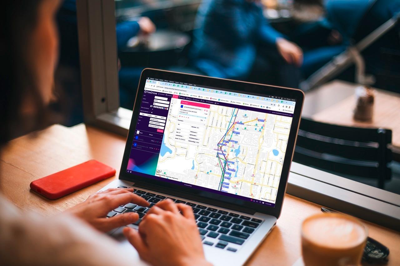 Photo 2 - Free2move - Stellantis. Rentable, la plate-forme de mobilité ...