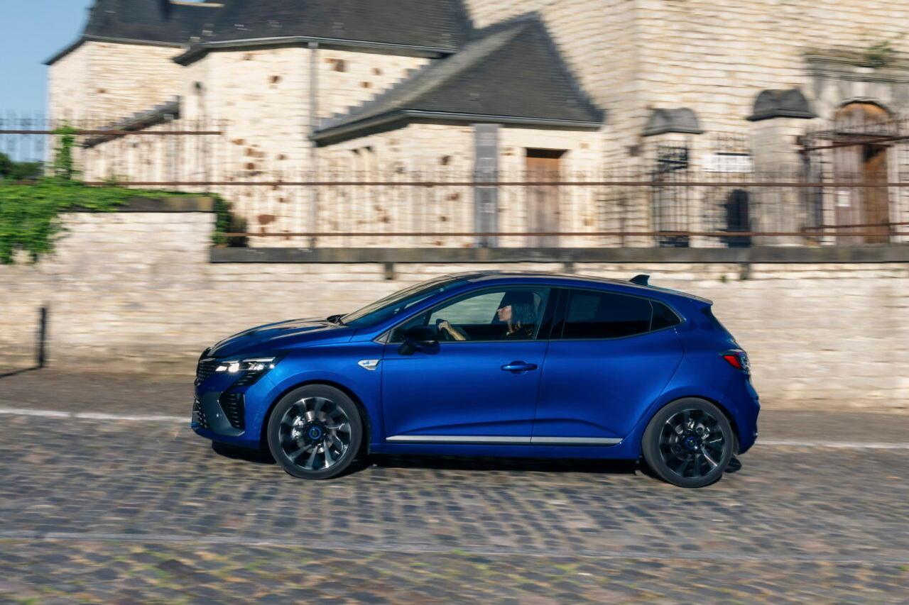 Photo 14 - Renault Clio Esprit Alpine bleu vue de profil - Guide d ...