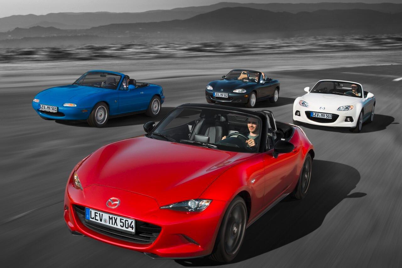 Photo 9 - Quatre générations de Mazda MX-5 se sont succédé depuis 1989 ...