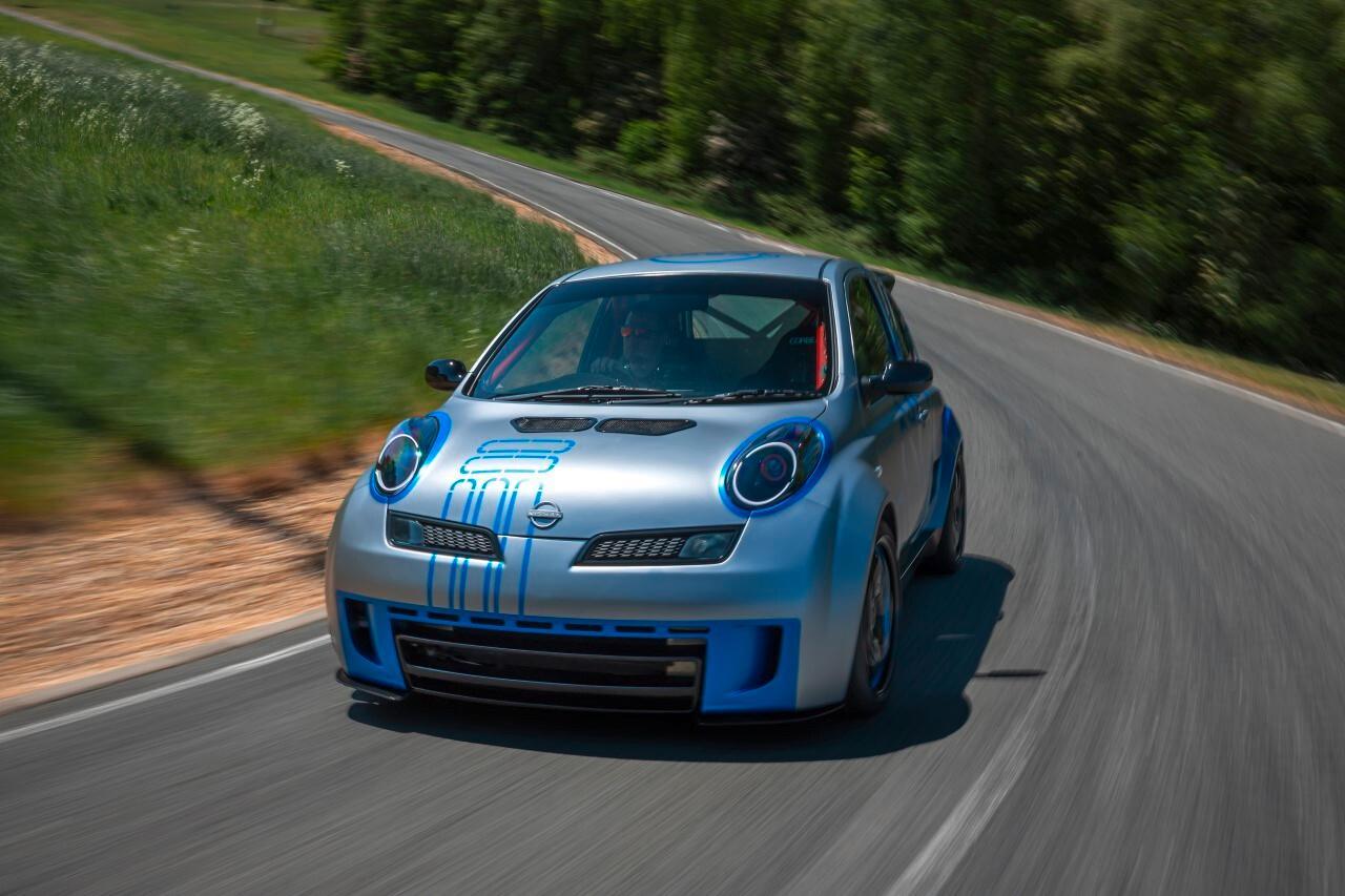 Photo - L'auto a été conçue comme une voiture de course. - Nissan Micra ...