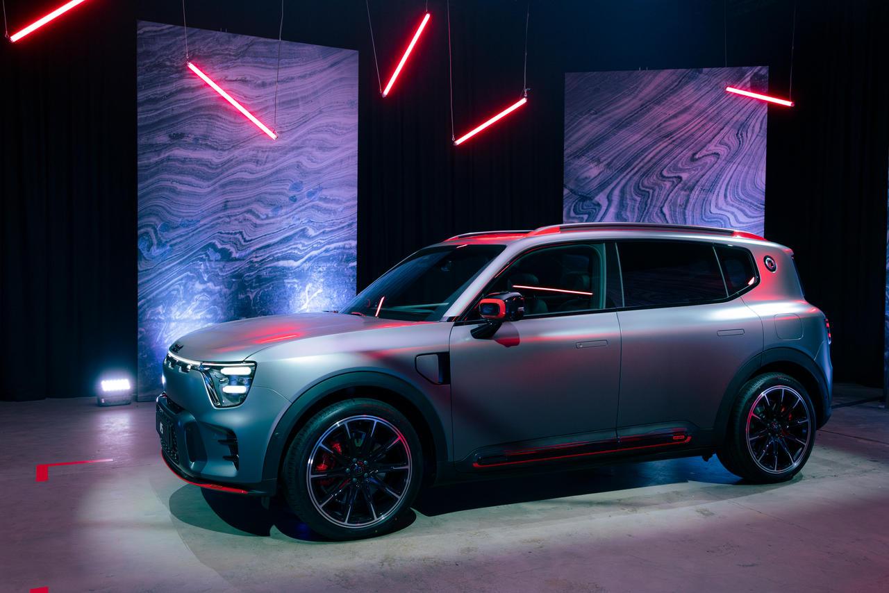 Photo 5 - Le #5 brabus dispose de deux moteurs, quatre roues motrices ...