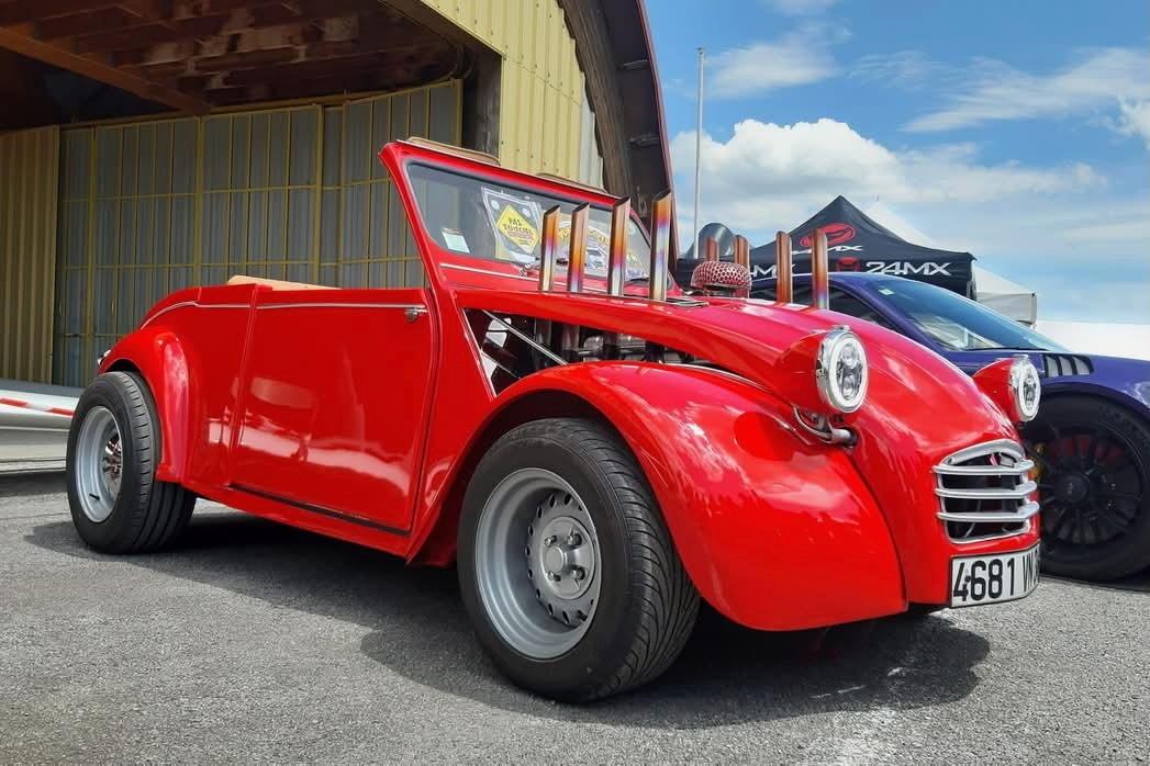 Photo 2 - Le châssis est adapté sur mesure à cette création française ...