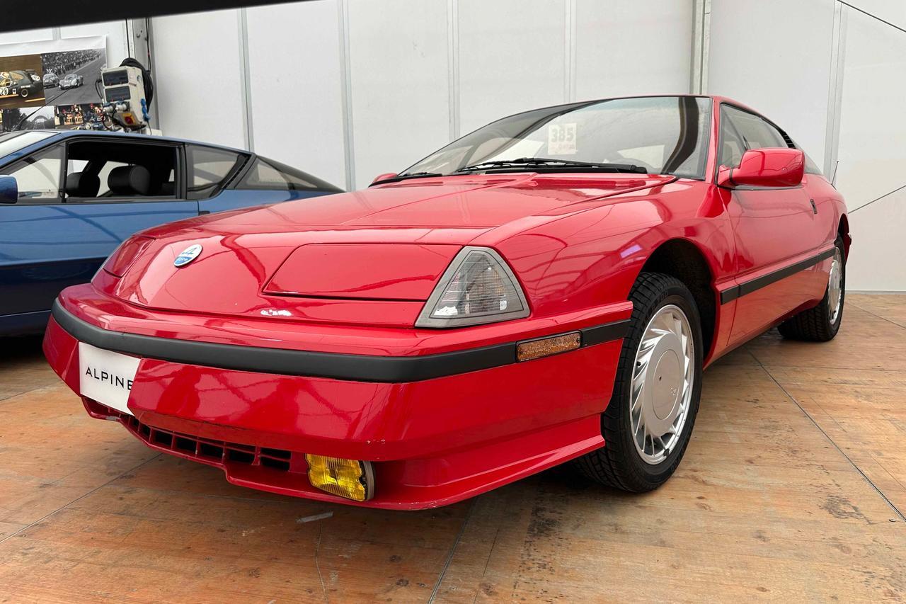 Photo 38 - Voici une rare Alpine GTA V6 Turbo 4x4. Ce prototype est ...