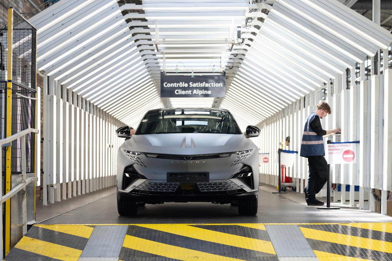 Alpine A390 (2025). Prix, gamme et équipements du coupé sportif ...