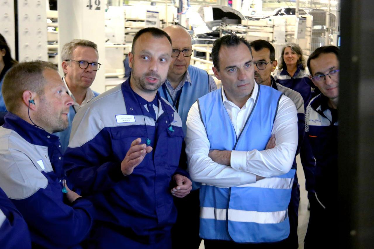 Photo 2 - antonio filosa stellantis - Stellantis. Antonio Filosa lance ...