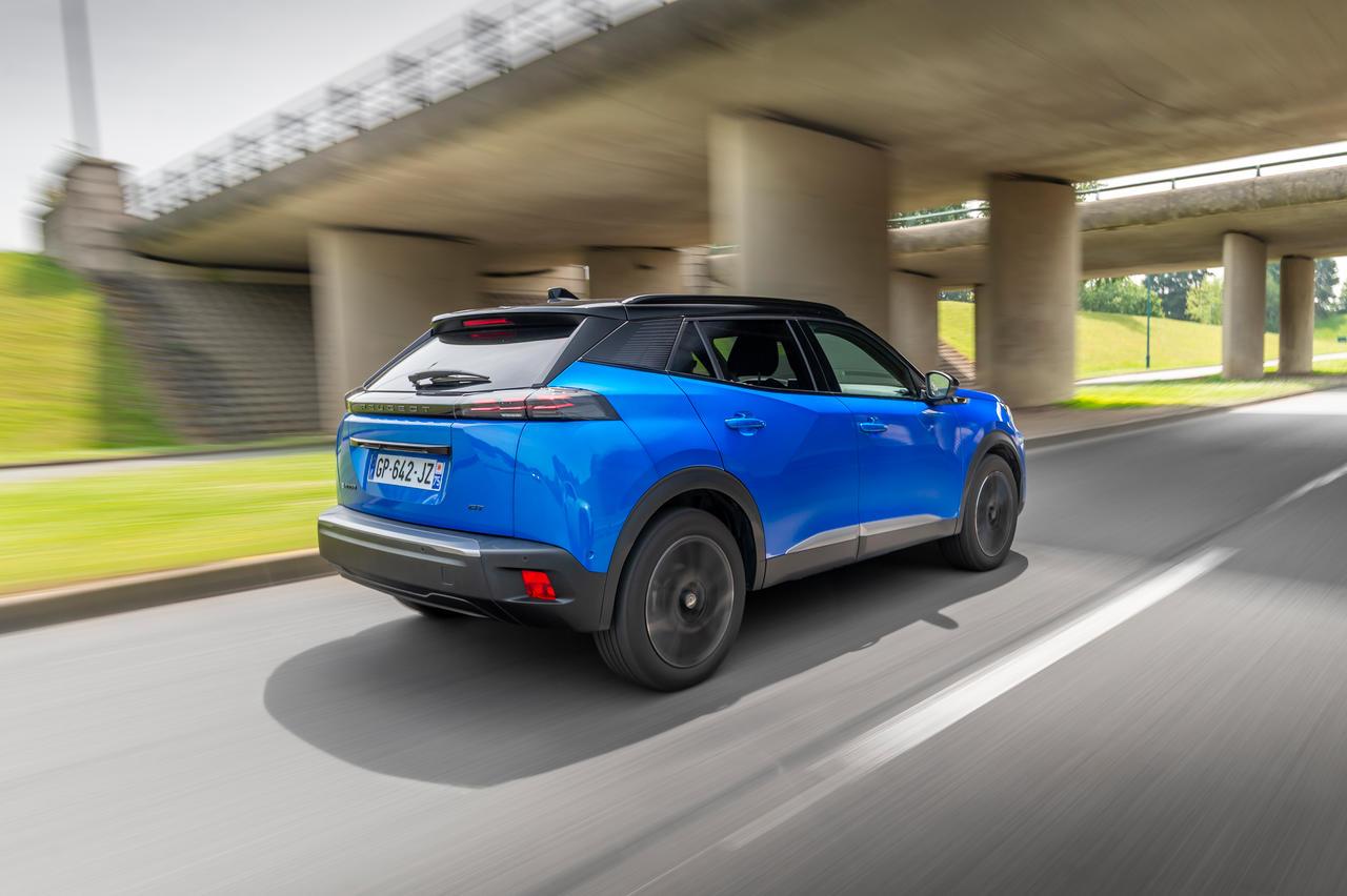Photo 21 - vue arriere nouveau peugeot 2008 electrique 2025 - Essai ...