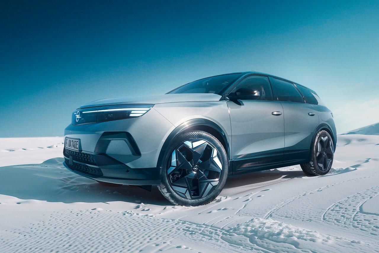 Opel Grandland 4x4 (2025) : une version électrique de 325 ch pour le SUV