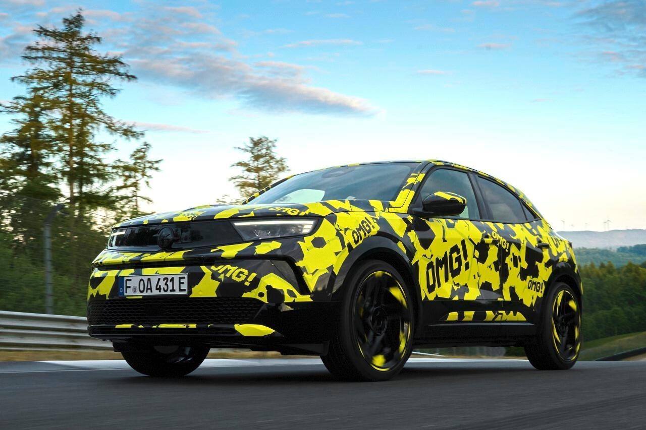 Opel Mokka GSE (2025). Le petit SUV va lancer une gamme électrique sportive